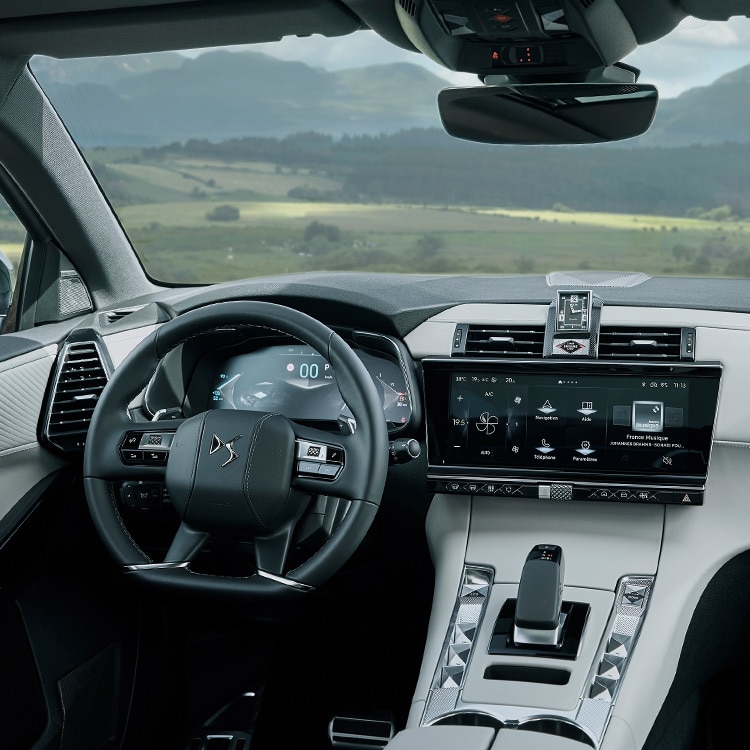 DS 7 PLUG-IN HYBRID AWD 360 PERFORMANCE | Il SUV ibrido premium | DS Automobiles