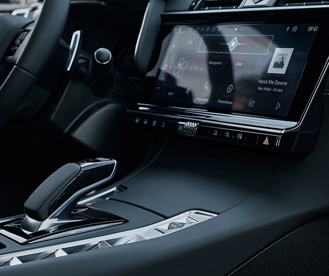 DS 7 PLUG-IN HYBRID AWD 360 PERFORMANCE | Il SUV ibrido premium | DS ...