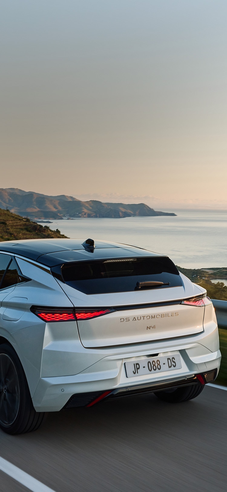 DS N°4 | Plug-In Hybrid | DS Automobiles IT