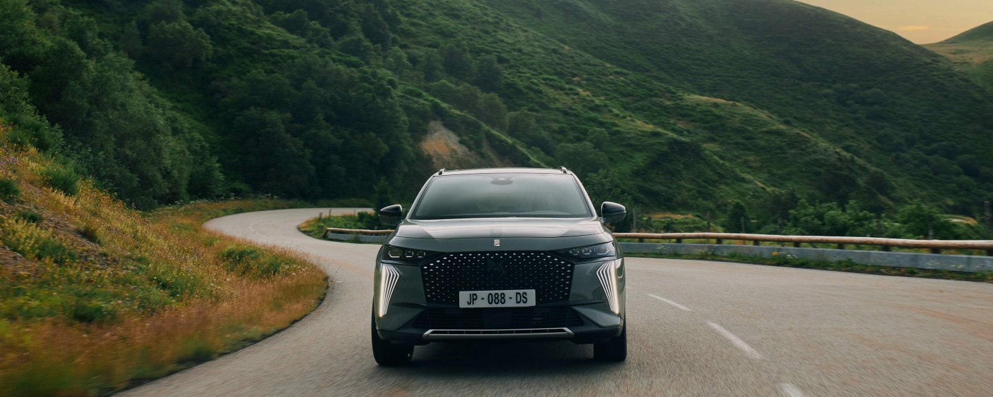 DS 7 PLUG-IN HYBRID AWD 360 PERFORMANCE | Il SUV ibrido premium | DS ...